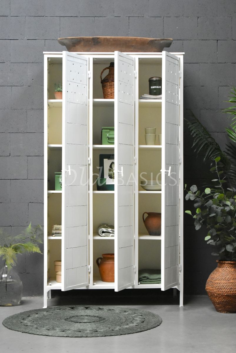 Unieke industriele stalen lockerkast bij Old BASICS! | Old BASICS